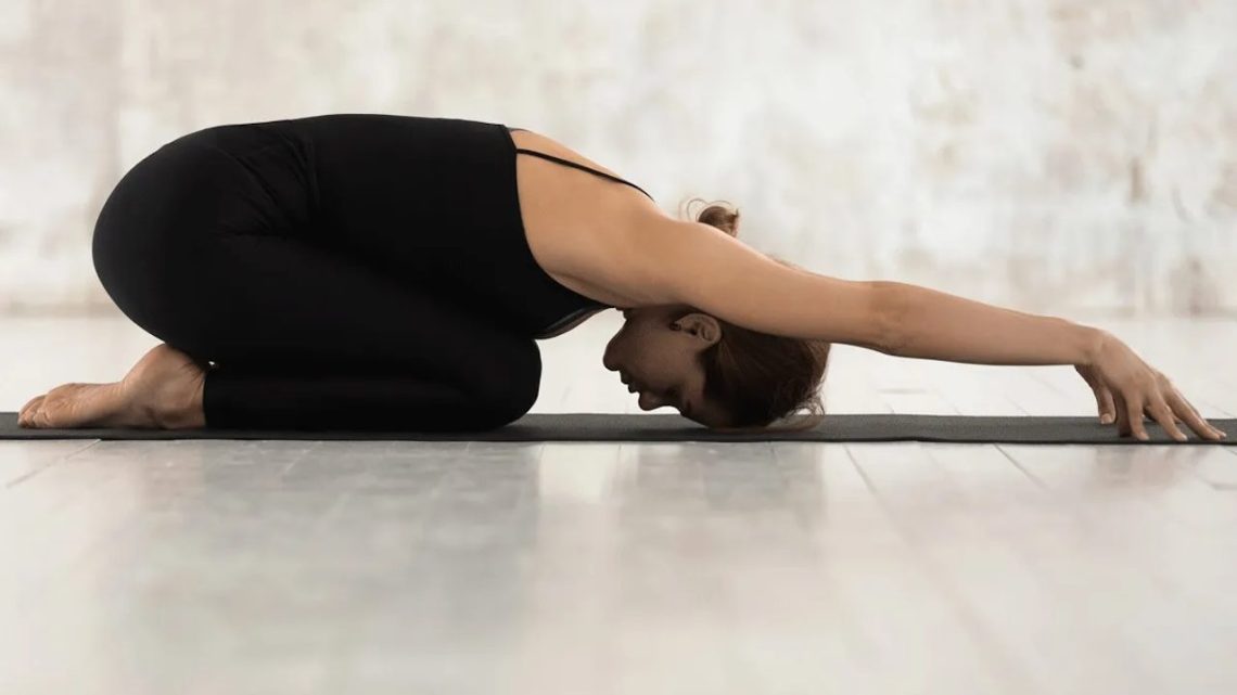 5 Best Yoga Poses for Beginners to Kick Start Their Practice - Picks5